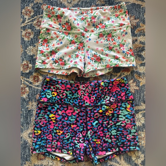 Fleo | Shorts | Fleo Lot Of 2 Shorts Size Medium Leopard Print And ...